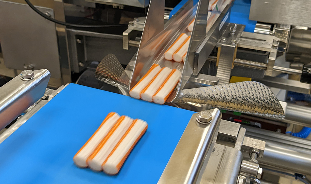 Surimi stick cutting machine
